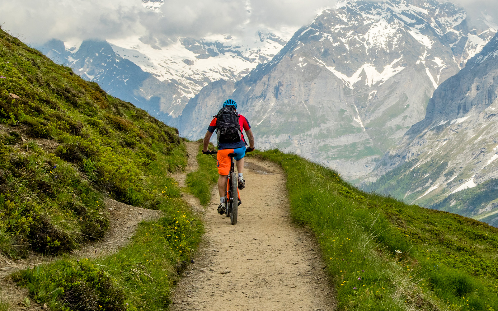 Eiger Express Tricable: Ride to the Top of Swiss Alps